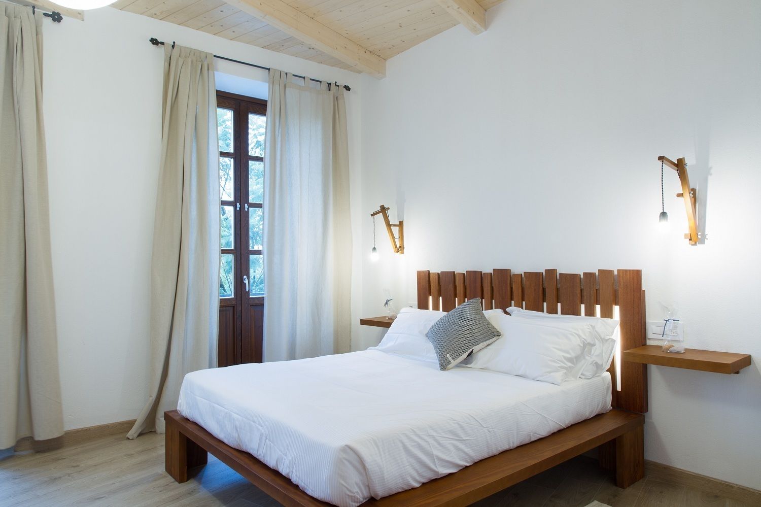 Quarto Comfort | Roupa de alta qualidade, minibar, secretária, quartos insonorizados 