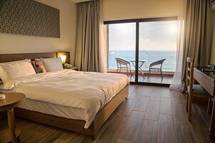 Frigobar, cofres nos quartos, individualmente decorados