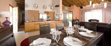 Villa Exclusiva, 3 quartos | Refeições no quarto