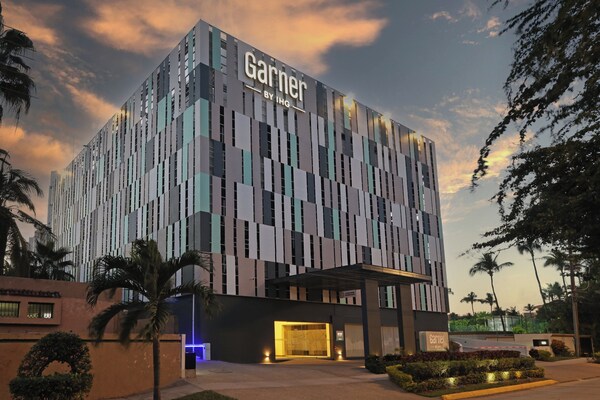 Garner Hotel Mazatlan Beach By Ihg - Mazatlán