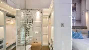 Suíte (Royal Suite Matheu) | Banheiro | Banheira e chuveiro separados, banheira de imersão