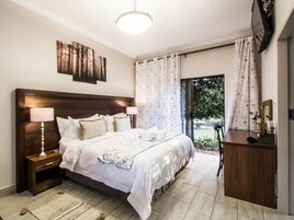 1 quarto, roupas de cama premium, cofres nos quartos, escrivaninha