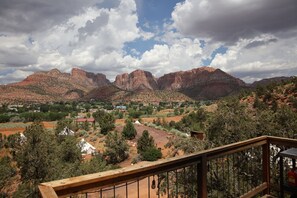 Cabana grand, sacada, vista para a montanha | Vista da sacada