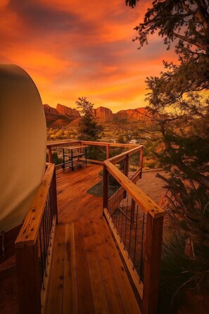 Cabana grand, sacada, vista para a montanha | Terraço/pátio