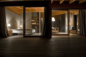 Suite Superior, no canto (4) | 1 quarto, minibar, cofre no quarto, secretária