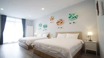 Quarto Quádruplo Familiar, varanda | Roupa de alta qualidade, Wi-fi grátis, roupa de cama fornecida