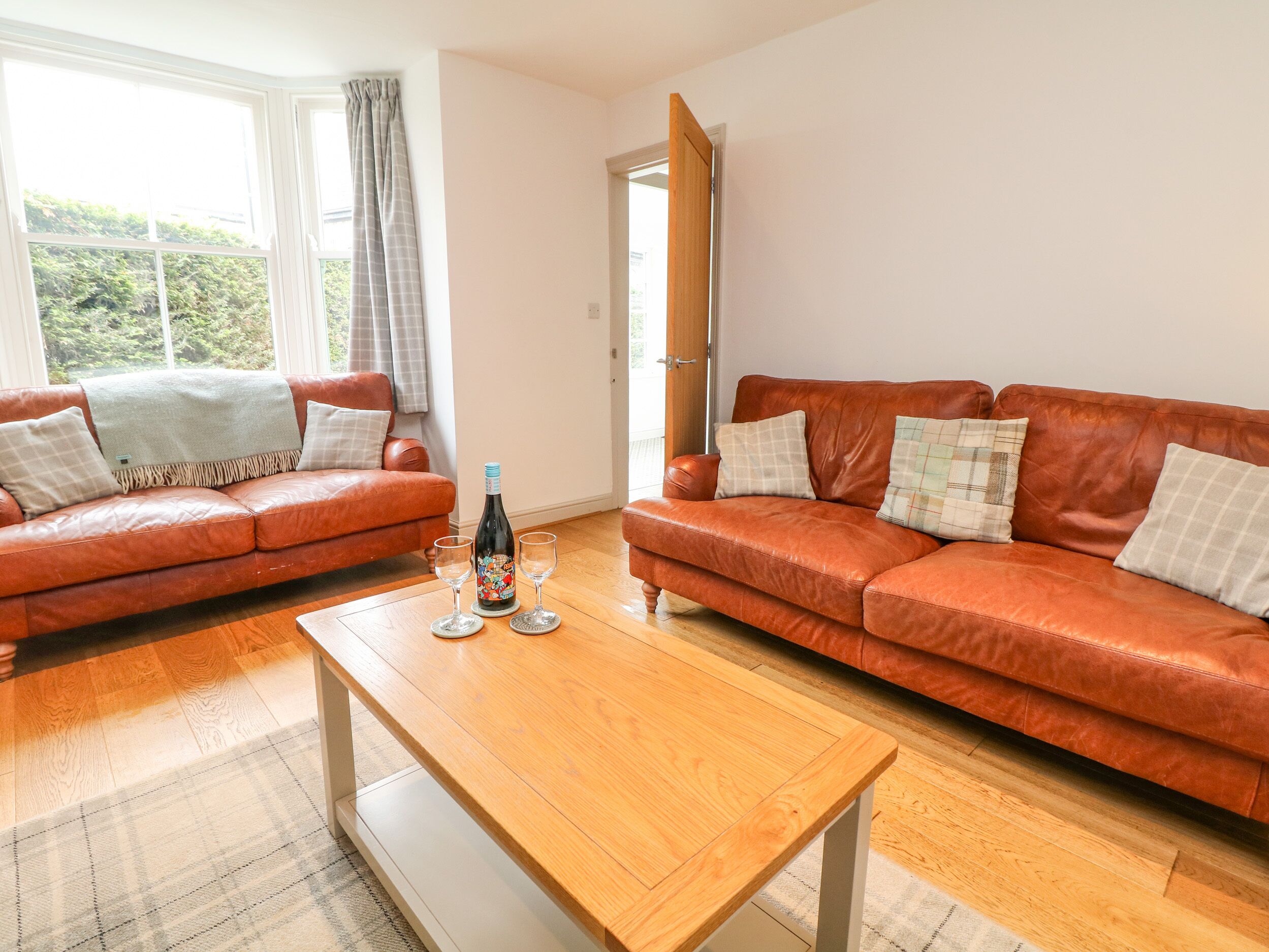 Bank Cottage, Pet Friendly, With Open Fire In Buxton - Buxton, UK