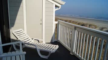 Apartamento em Condomínio Fechado, 2 quartos | Varanda