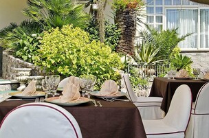 Café da manhã, almoço e jantar; culinária italiana, vistas para o mar 