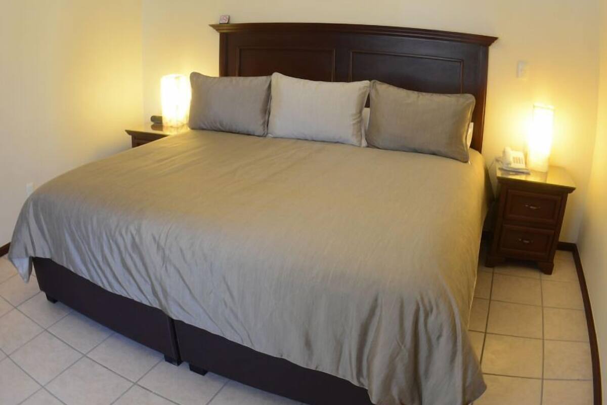 Suíte, 1 cama de casal | Roupas de cama premium, edredons de pluma, camas com colchões pillow-top