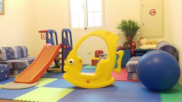 Área de recreio para crianças (coberta)