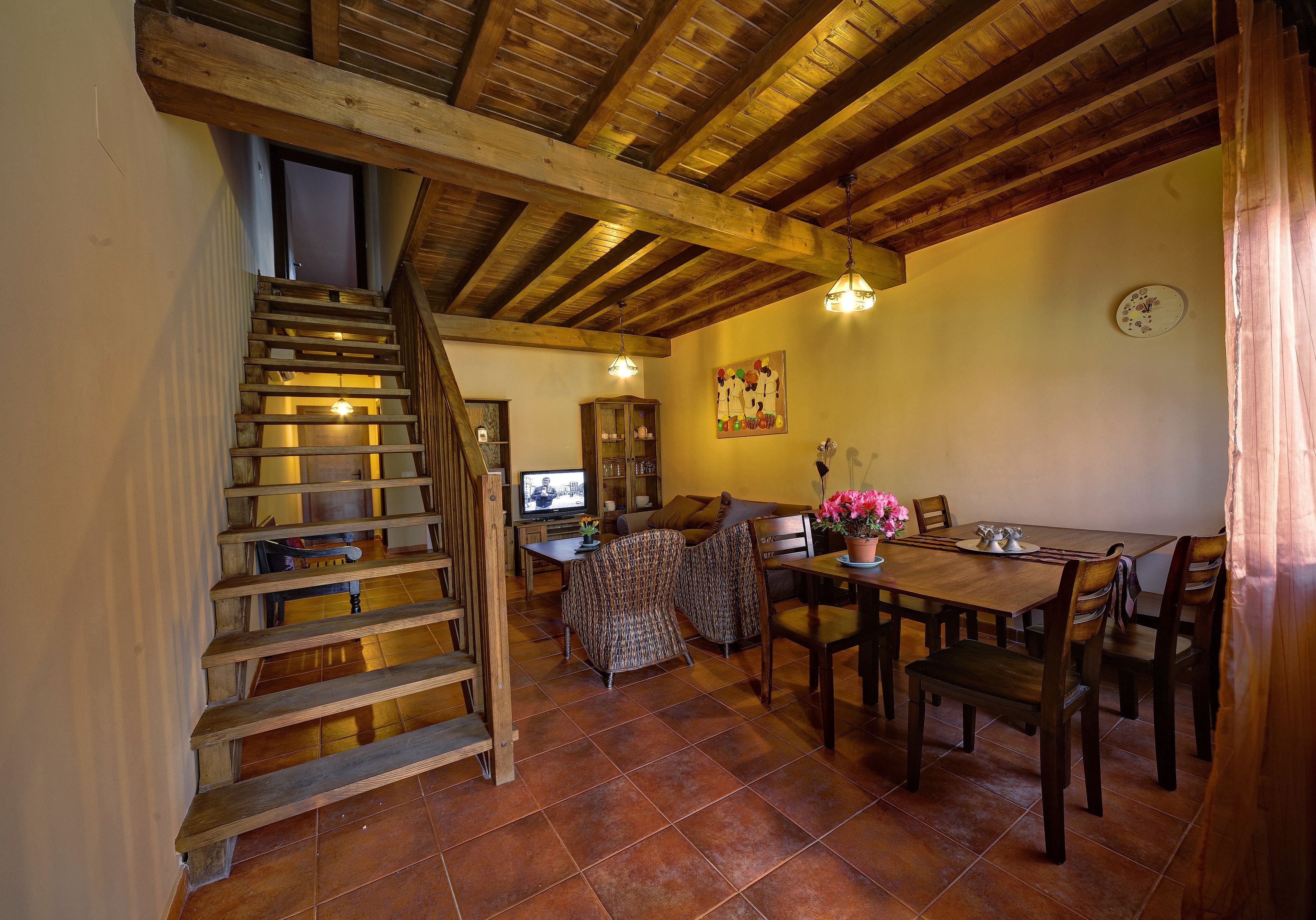 Apartamento, vista para a montanha | Refeições no quarto