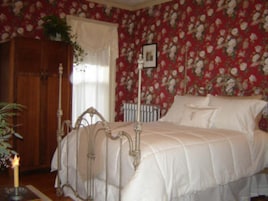 Quarto casal standard, banheiro compartilhado (American Beauty)