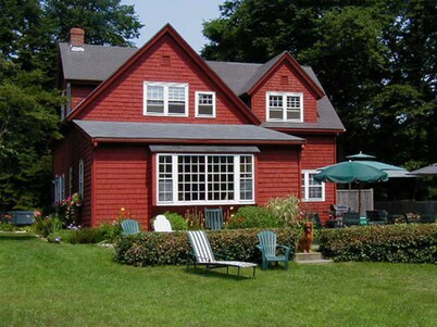 Woods Hole Passage Inn