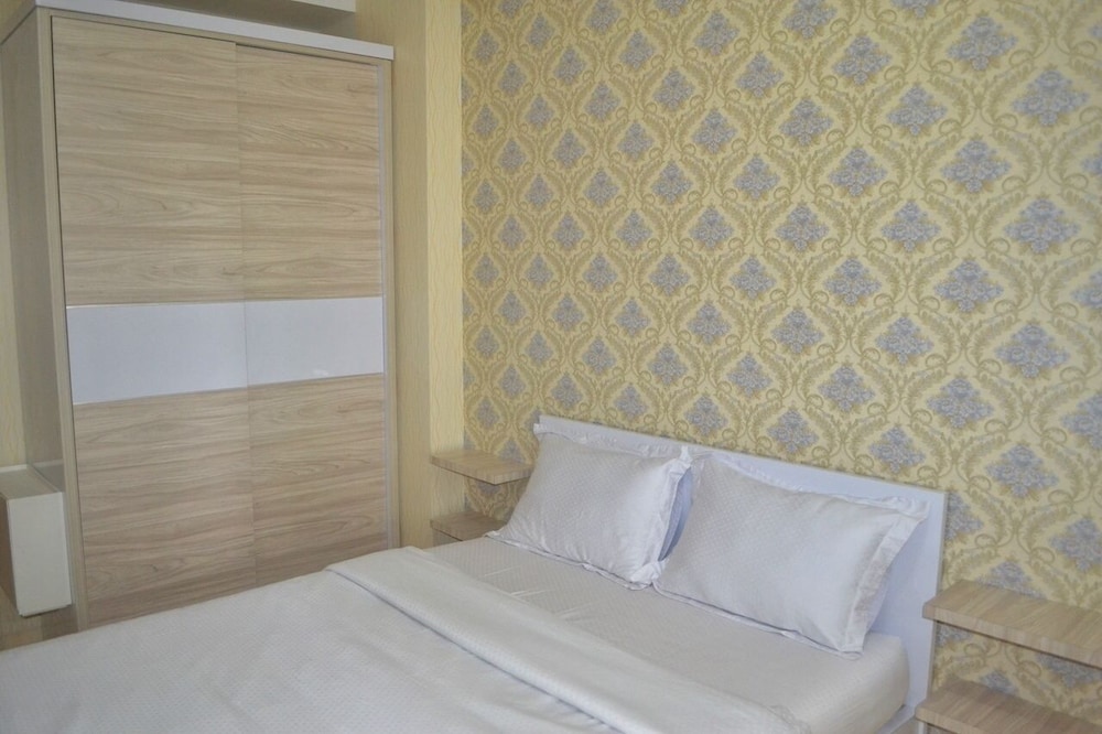 Apartment Green Lake View By Property Time - Jakarta