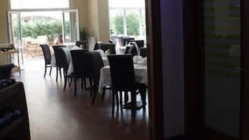 Café da manhã e jantar, culinária internacional