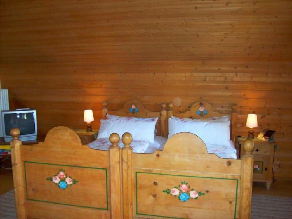 Ferienwohnung 60m², 2. Stock, 2 Schlafzimmer, Wohnzimmer, Küche, Tv, Balkon - Samerberg