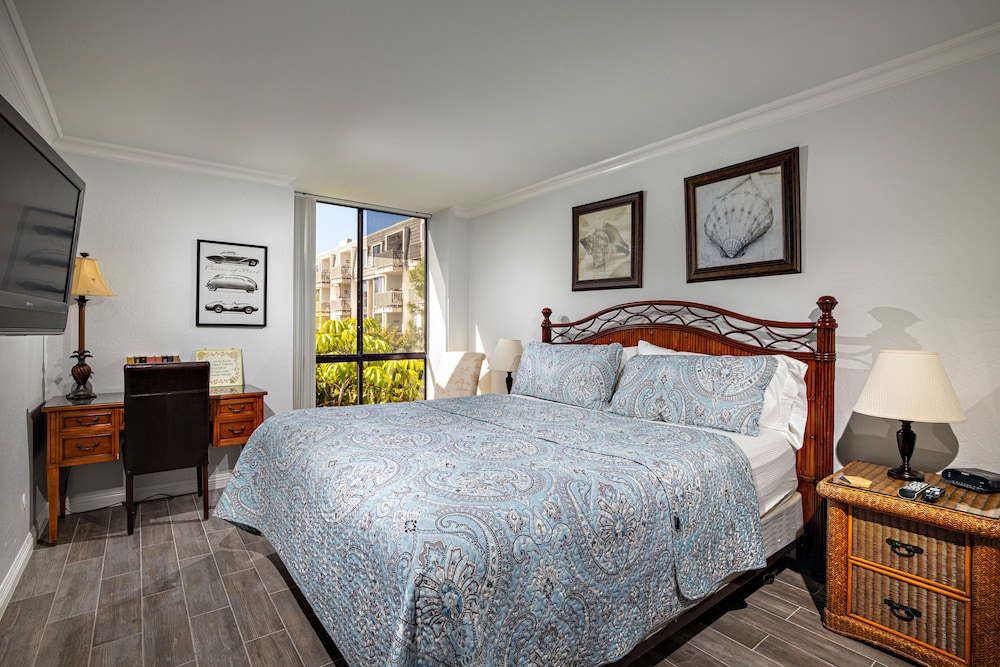 Beautiful Ocean Views From West-facing Condo In Oceanside - Oceanside, CA