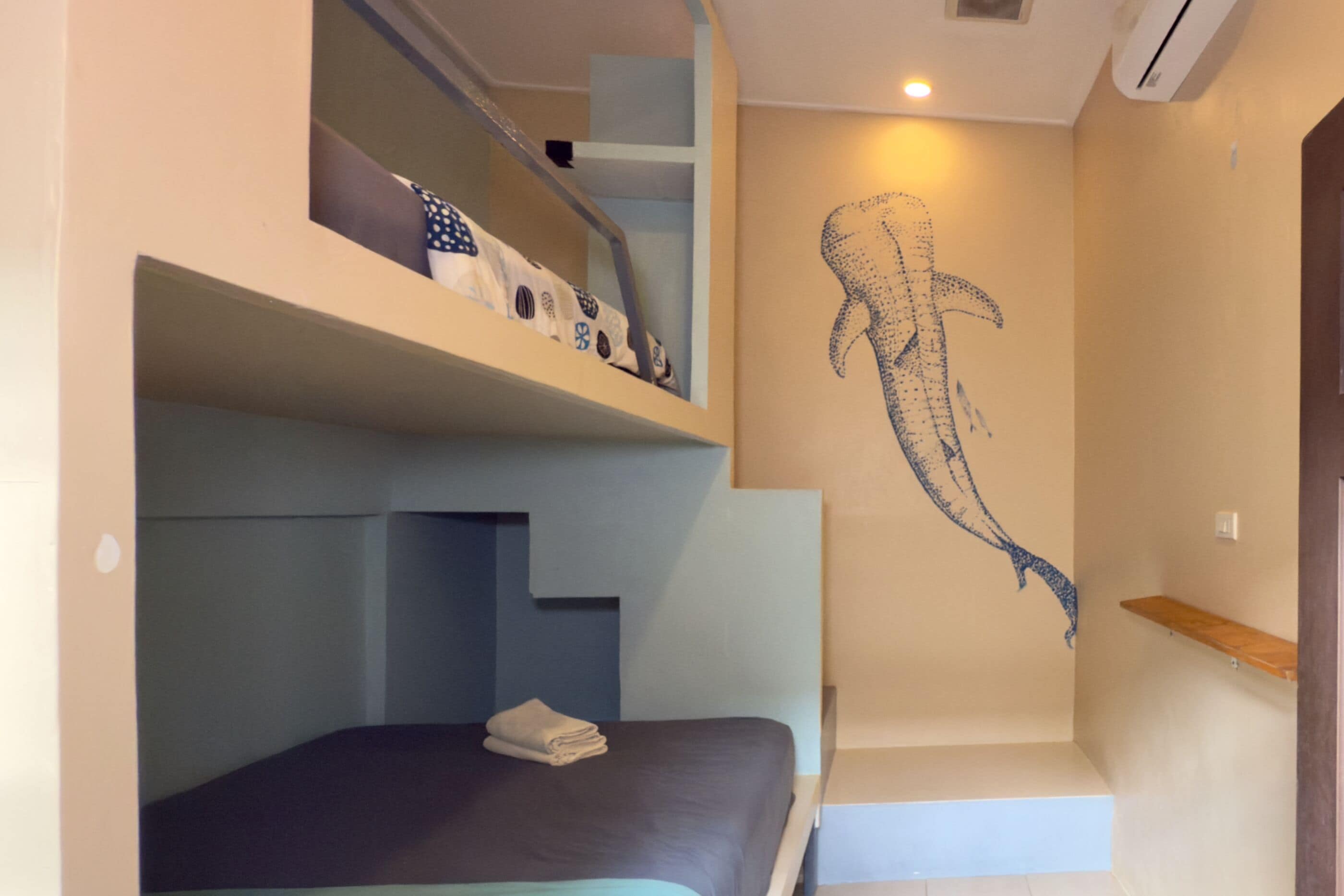 Room 2 - Private Triple Room (Shared Bathroom) | Quartos à prova de som, Wi-Fi de cortesia, roupa de cama