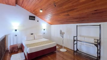 Villa Comfort, várias camas | 1 quarto, roupa de alta qualidade, minibar, secretária