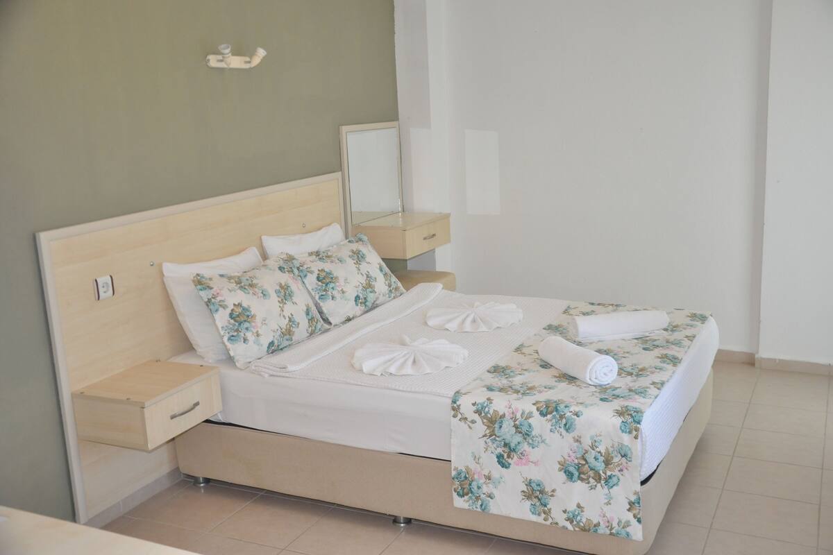 Quarto Standard, vista para o jardim | Wi-fi grátis 