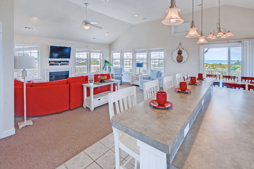 Soundside Dog Friendly Home W/ Pool, Hot Tub, Putting Green, Community Boat Ramp - Outer Banks, NC