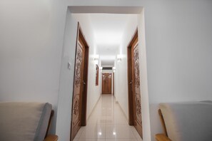 Televisor de ecrã plano de 32 polegadas com canais por cabo, televisor 