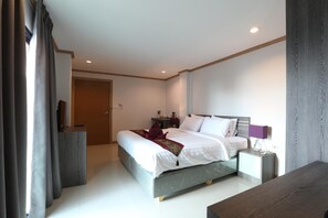 Frigobar, escrivaninha, cortinas blackout, Wi-Fi de cortesia