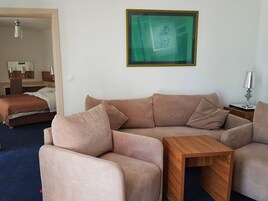 Suite | Minibar, cofre no quarto, secretária, ferro/tábua de engomar 