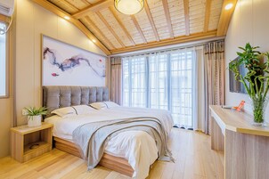 Loft Familiar, várias camas, varanda, mezanino | Camas de colchão pillowtop, com decoração personalizada, secretária 