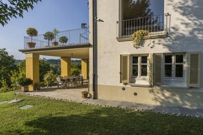 Vila superluxo, 6 quartos | Terraço/pátio