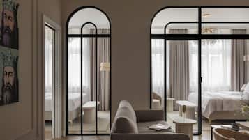 Sandstone 2-Bedroom 2 minutes to Main Square (Szpitalna 20 Street) | Sala de estar | Smart TV