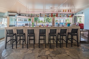 Bar junto à piscina