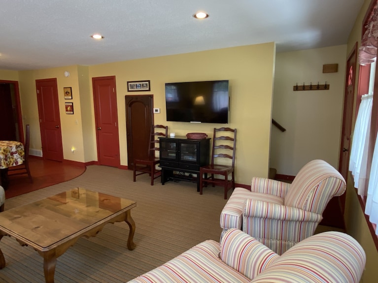 Encantadora Cabaña Redbird: En Una Duna Trasera, A Pie De La Playa - Muskegon, MI