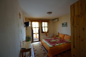 Ferros/tábuas de passar roupa, Wi-Fi de cortesia, roupa de cama