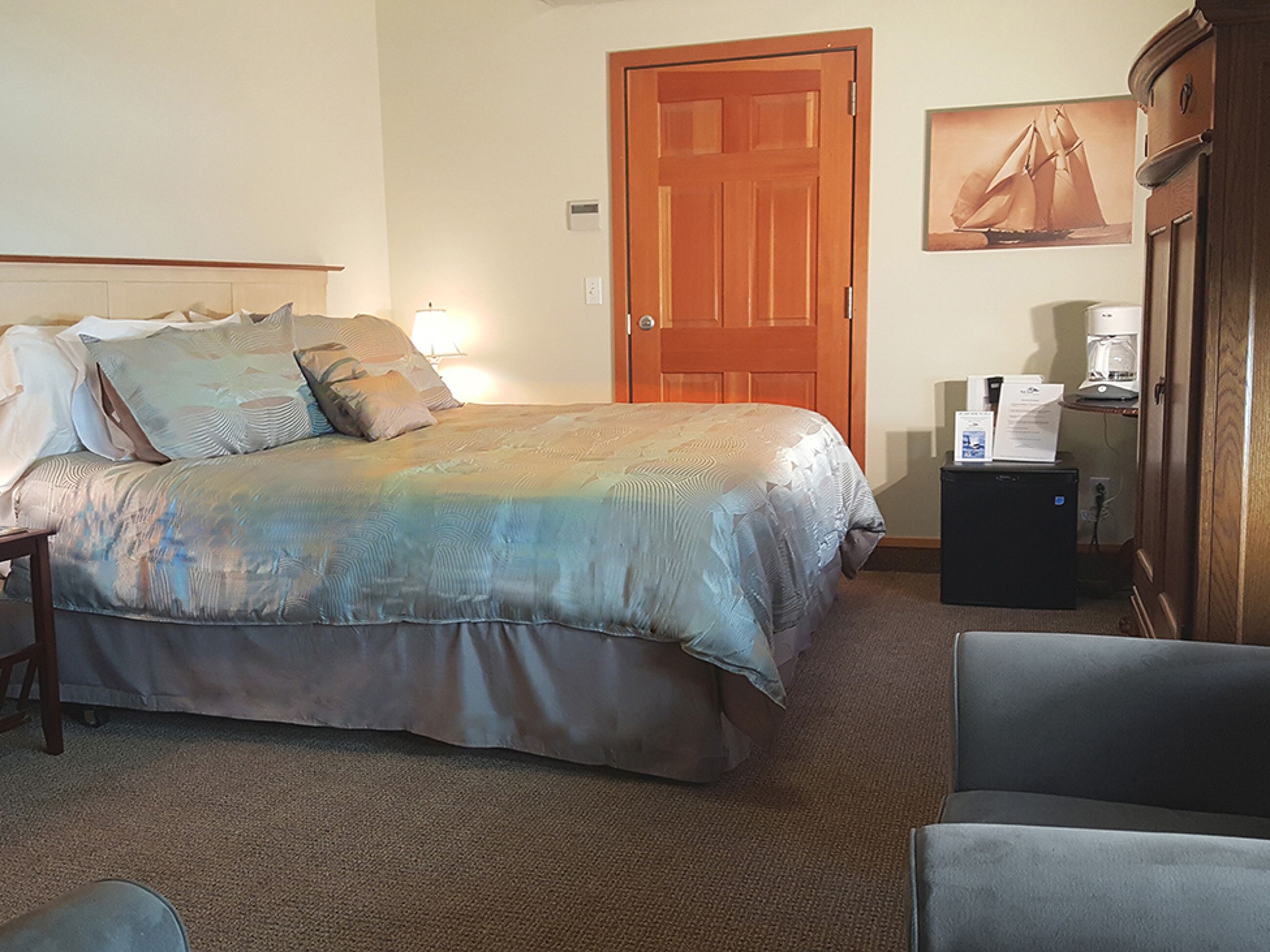 San Juan Suites- Channel Room! Downtown! - San Juan Islands, WA