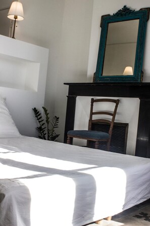 1 quarto, roupa de alta qualidade, minibar, secretária 