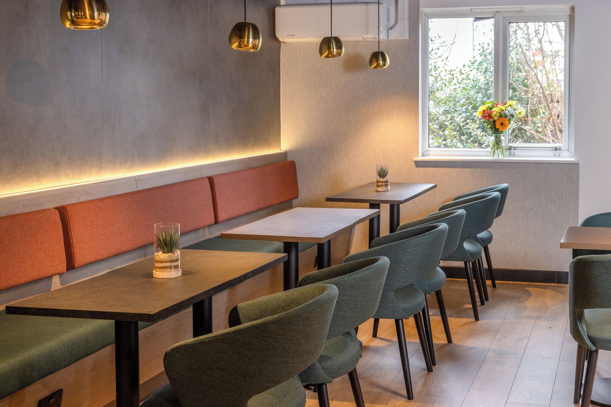 Café da manhã para viagem todos os dias (GBP 7 por pessoa) 