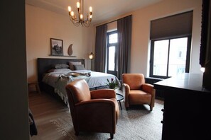 Quarto Duplo Deluxe (Station Zuid) | Minibar, com decoração personalizada, com mobília individualizada 