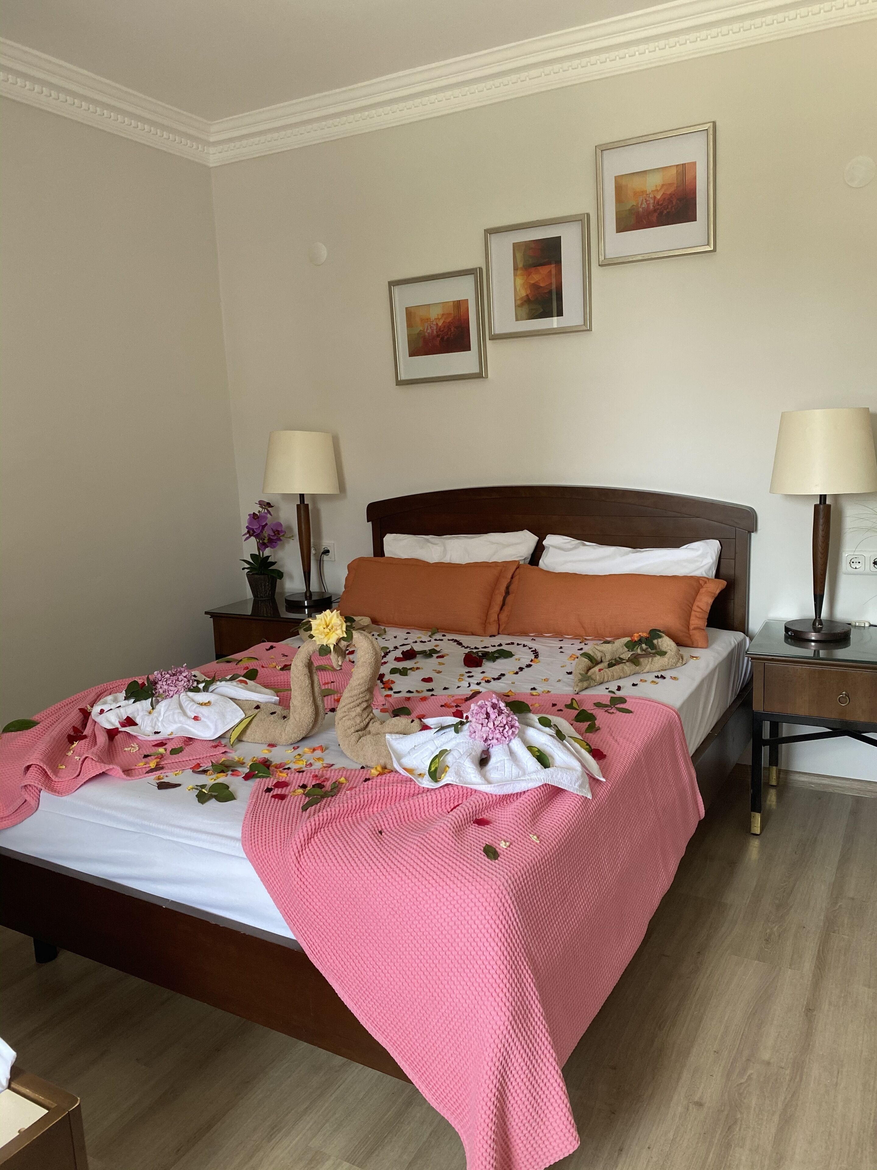 Quarto Familiar | 1 quarto, secretária, Wi-fi grátis, roupa de cama fornecida 