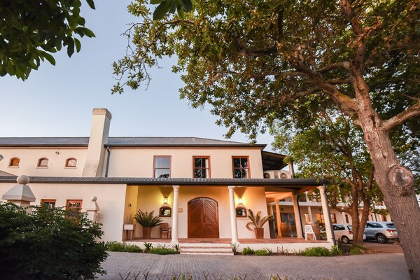 Lovane Boutique Wine Estate & Guesthouse - Stellenbosch