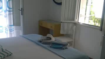 Secretária, berços/camas para crianças, Wi-fi grátis