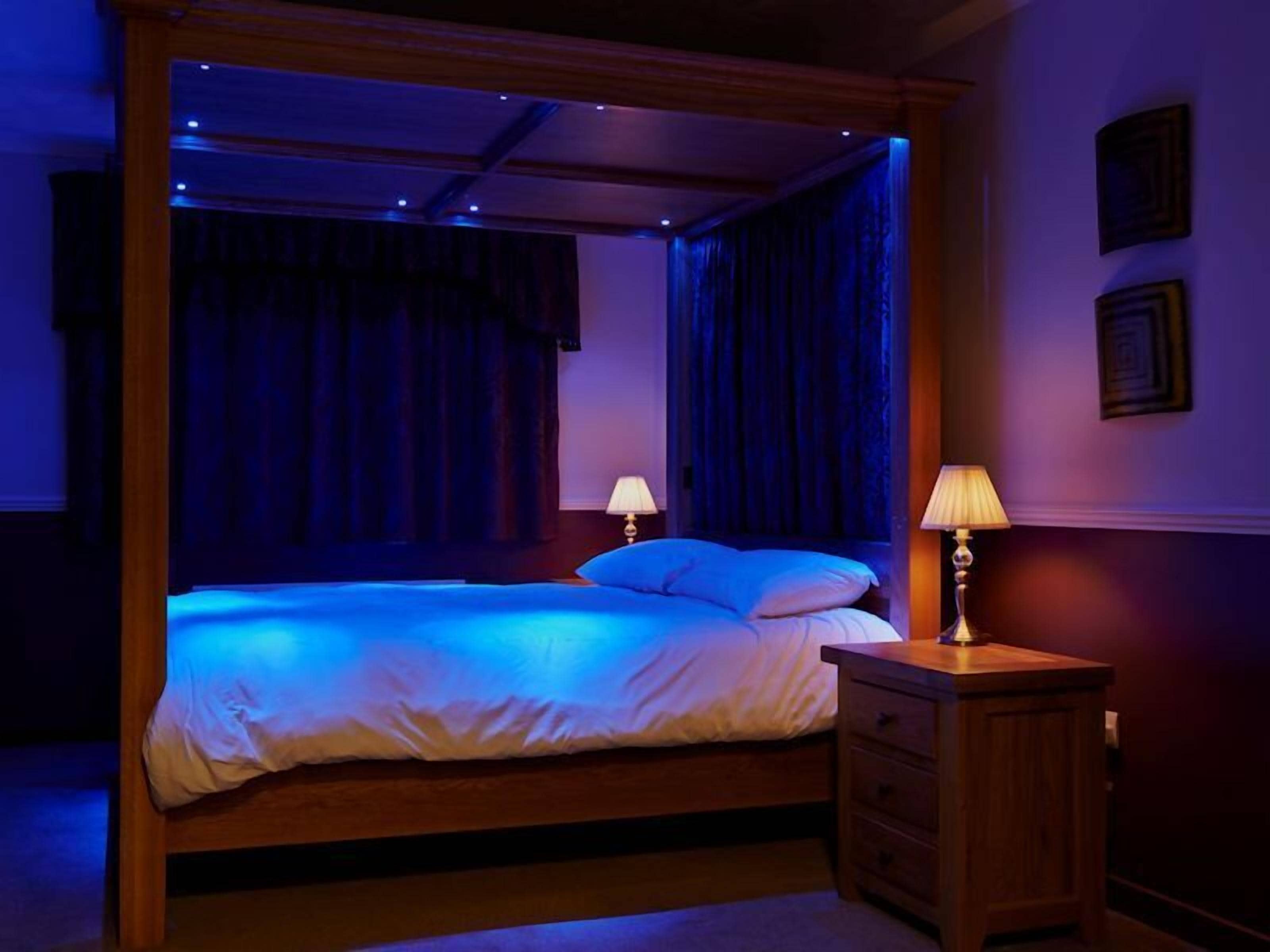 Quarto Duplo, no rés do chão | Com decoração personalizada, com mobília individualizada 