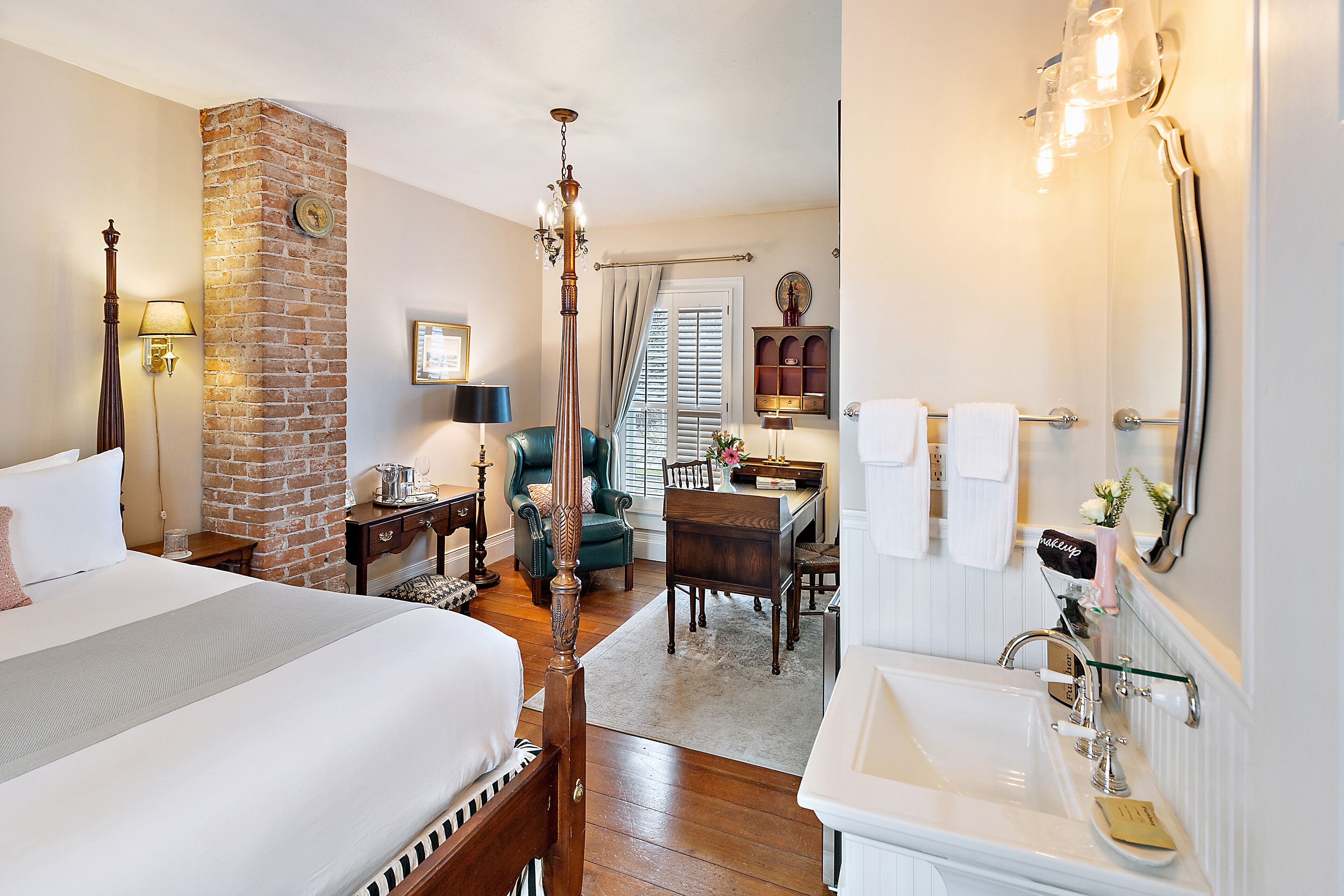 McCully House Inn Reviews, Deals & Photos 2024 - Expedia