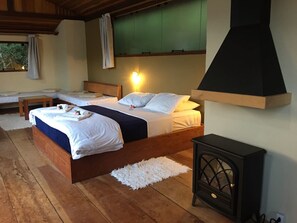 Chalé, vista para a montanha | 1 quarto, minibar, Wi-fi grátis, roupa de cama fornecida