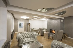 Área de estar no saguão