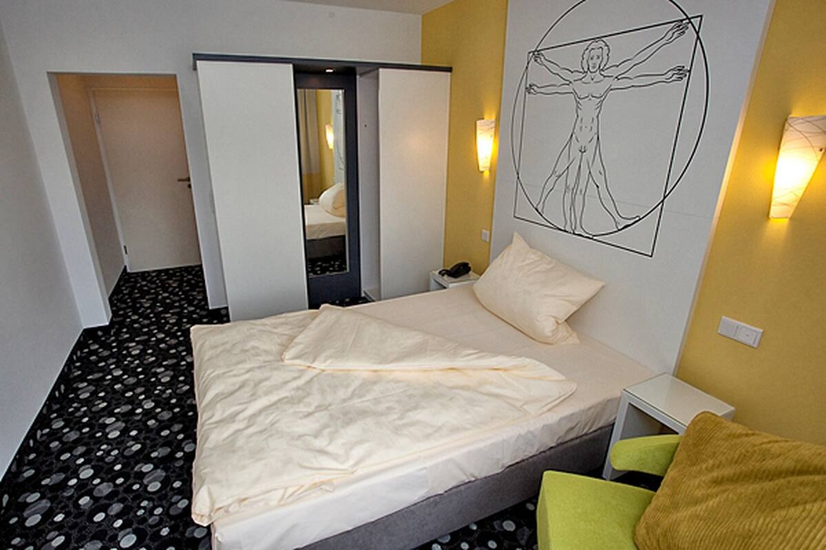 Quarto solteiro econômico (Guesthouse Flying Classroom) | Roupas de cama antialérgicas, ferros/tábuas de passar roupa
