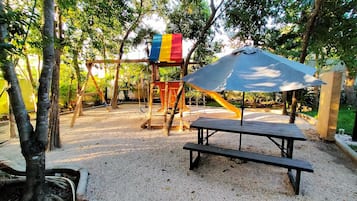 Área de recreio para crianças (ao ar livre)