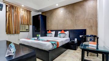 Minibar, cofre no quarto, secretária, camas desdobráveis