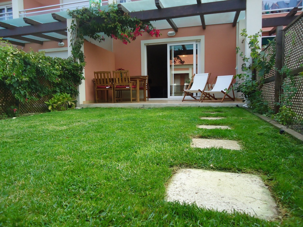 Charming And Modern Apartment With Private Garden Near The Beach Of São Julião - Mafra